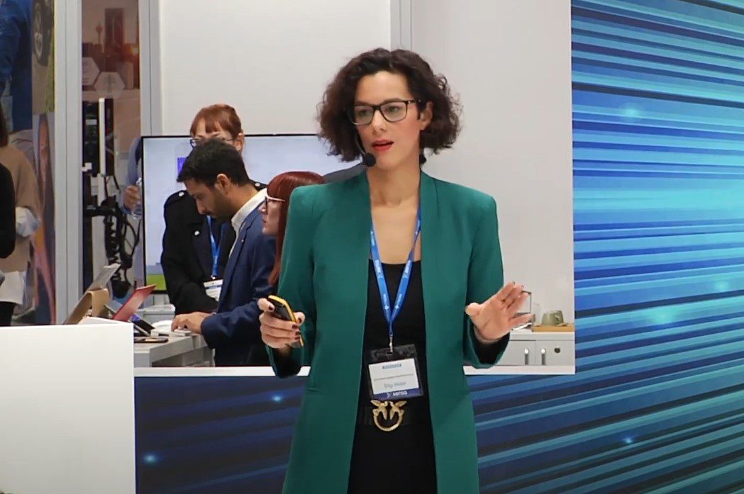 Social Media: Is it now an in-house job? | Social Mellon